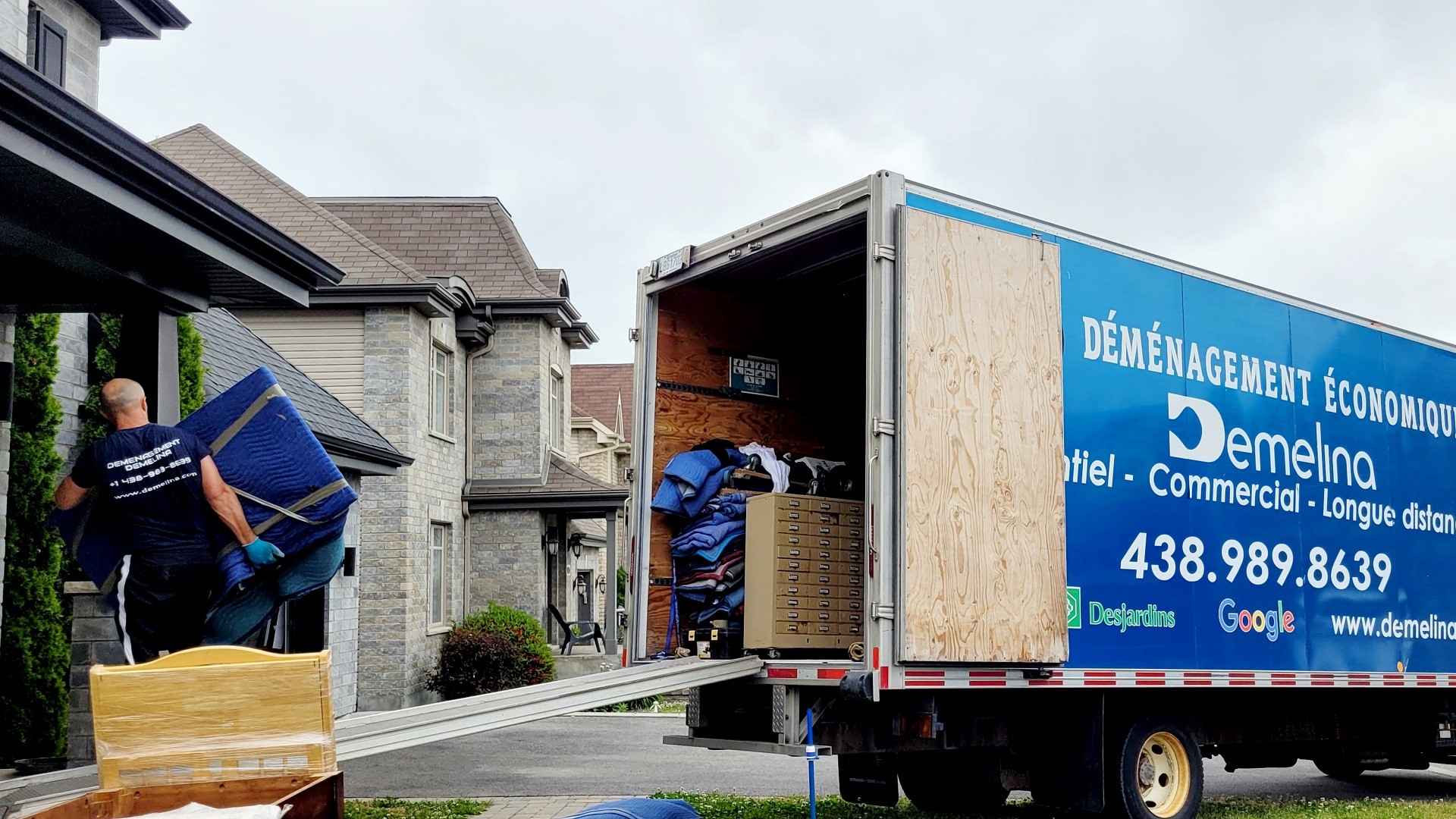 Best Time to Move - Tips and Guide | Demelina Moving